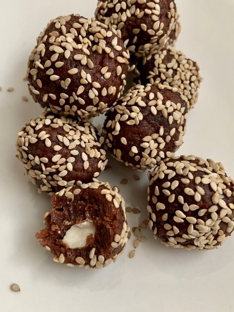 Date balls – my traveling kitchen